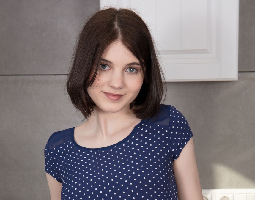 Zoe Mitchell Shares Her Experience, Gives Guidance on Mental Health ...